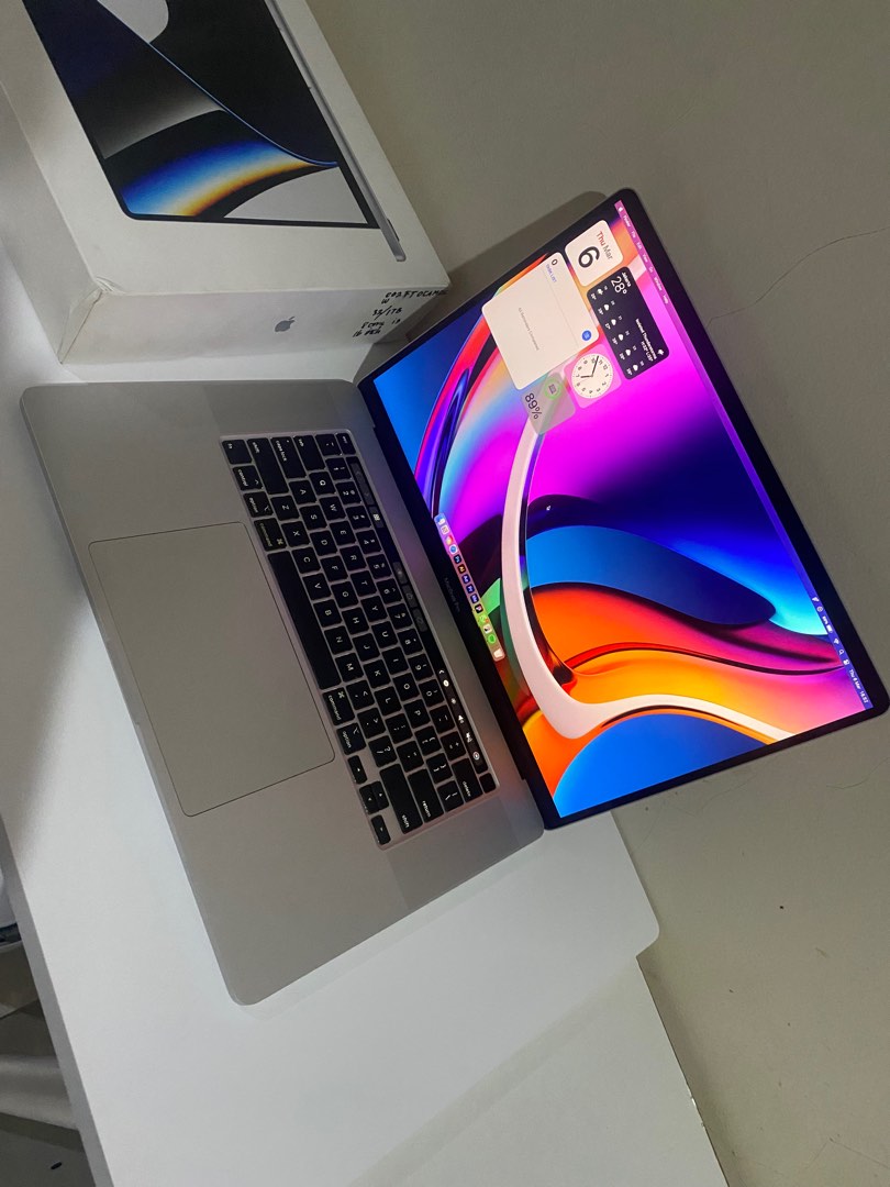 Macbook Pro 2019 16 inch - 1TB SSD 32GB RAM - Mulus like new ...