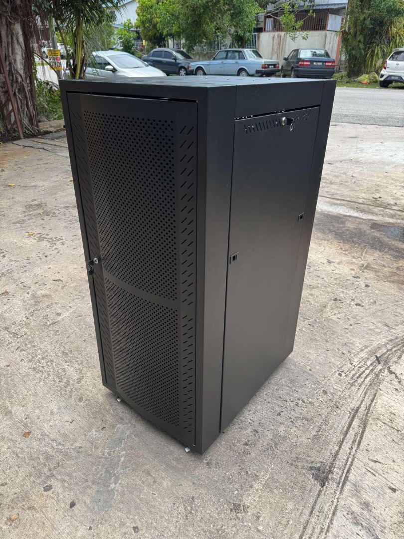 Mobile Server Rack Floor Standing, Computers & Tech, Office & Business ...