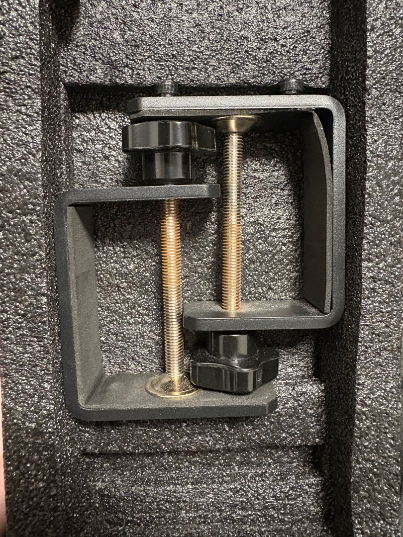 MOZA table clamp / mounting bracket, Video Gaming, Gaming Accessories ...