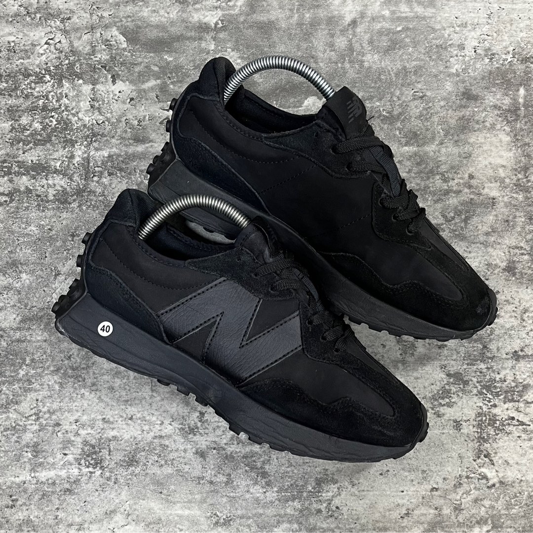 New Balance 327 All Black, Fesyen Pria, Sepatu , Sneakers di Carousell