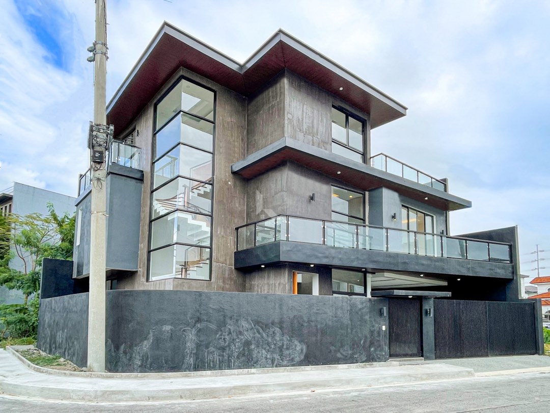 Notable Modern Contemporary Corner House and Lot For Sale in Greenwoods ...
