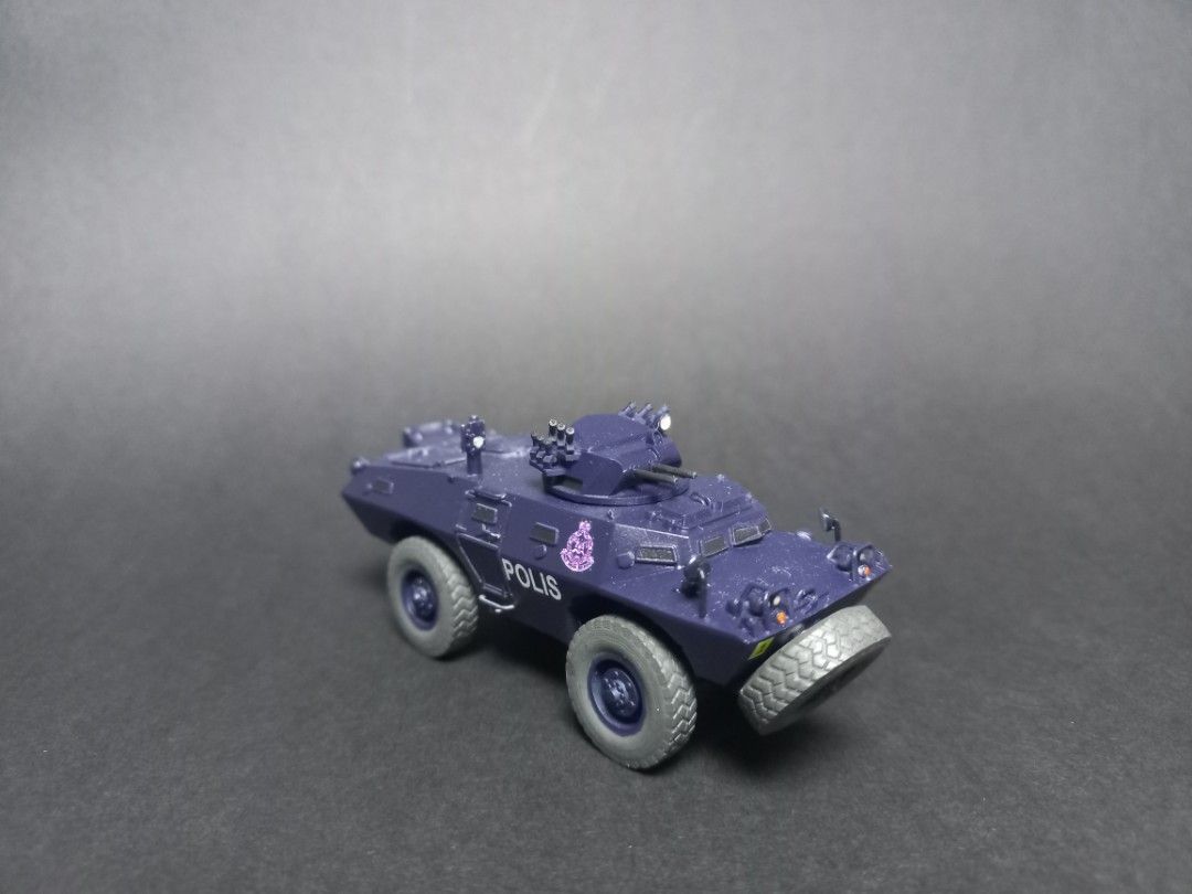 PDRM V100 Commando armoured car 1:72 scale, Hobbies & Toys, Toys ...