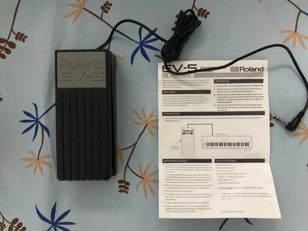 Roland EV-5 expression pedal, Hobbies & Toys, Music & Media, Musical Instruments on Carousell