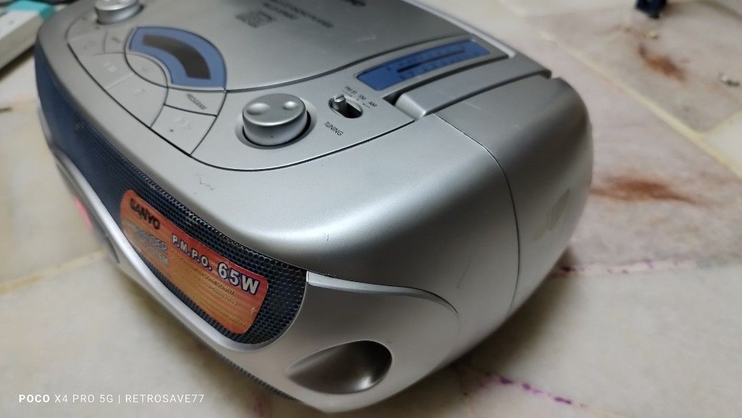 Sanyo MCD- XP 680 FM tuner & CD player, Audio, Portable Music Players ...