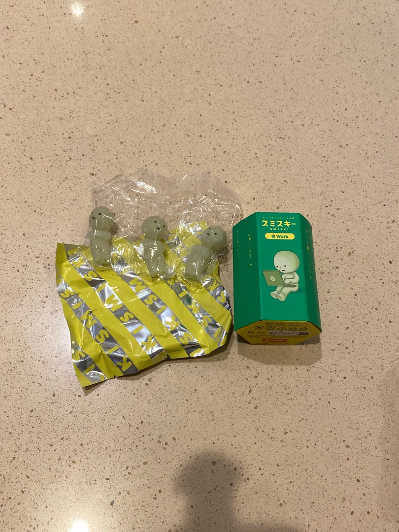 smiski work series - little smiski group think, Hobbies & Toys, Toys ...