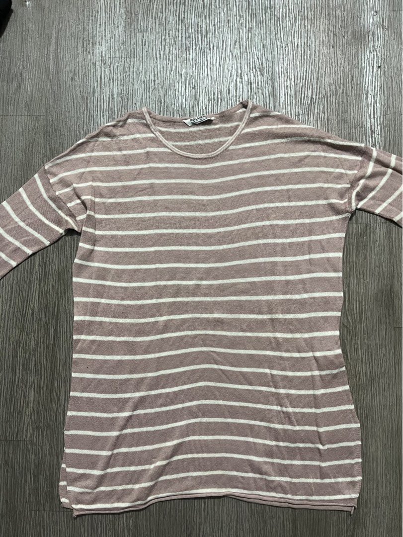 Sweater Pink garis-garis Pull & Bear, Fesyen Wanita, Pakaian Wanita, Atasan di Carousell