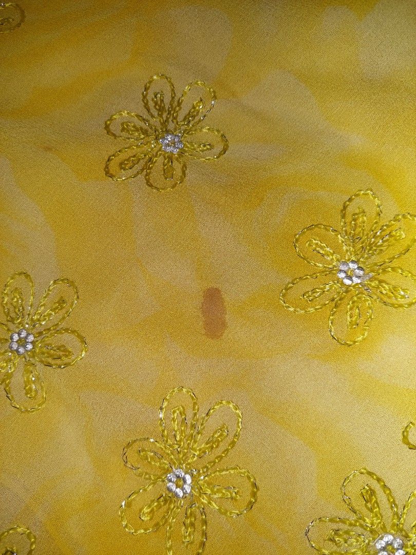 Tudung bawal kuning diraja (royal yellow) embroidery design klasik ...