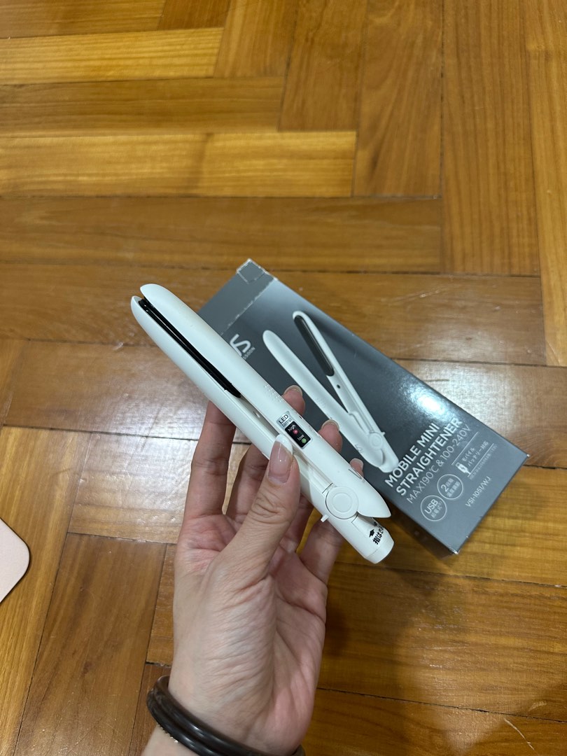 VS Sassoon Mobile Mini Straightener, Beauty & Personal Care, Hair ...