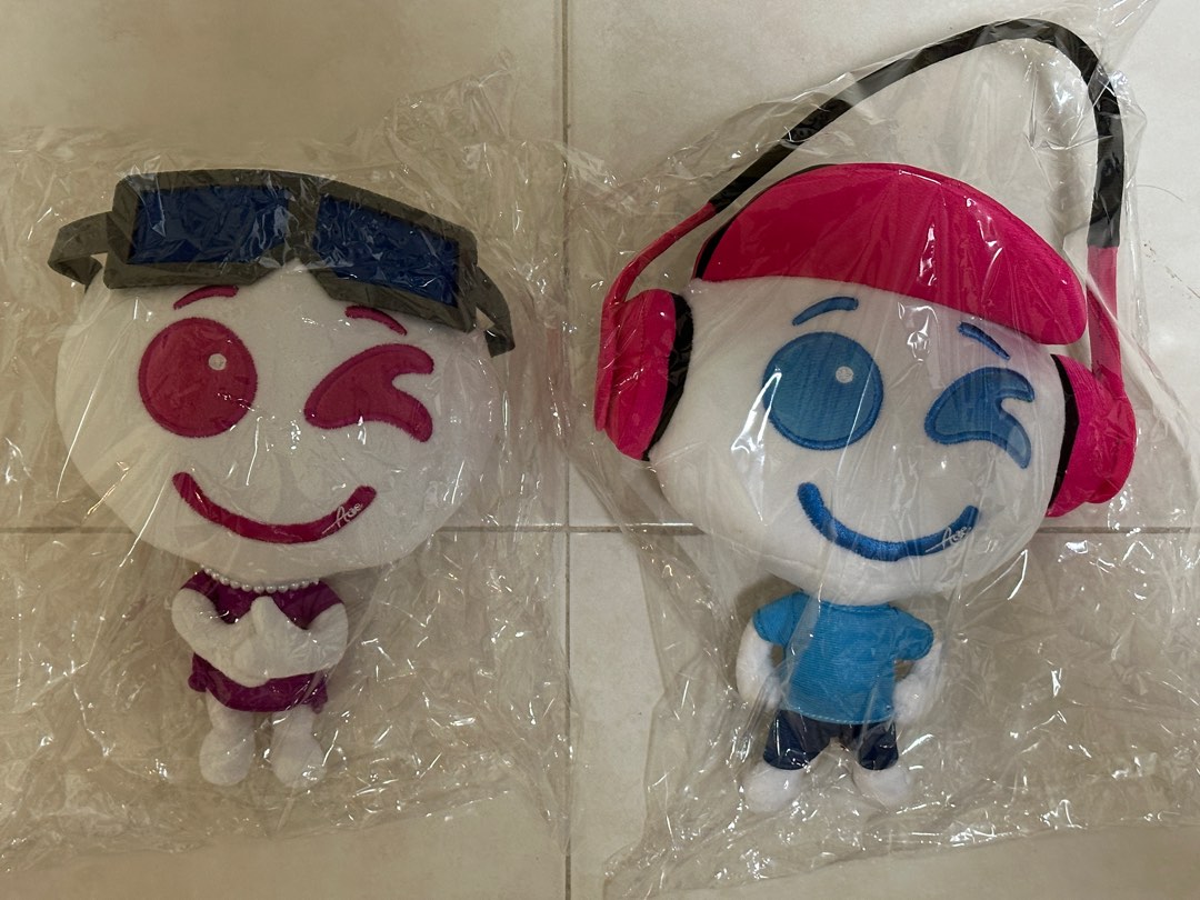 Wink App Soft Toys: Shopper Pinky & Gamer Bluey, Hobbies & Toys ...