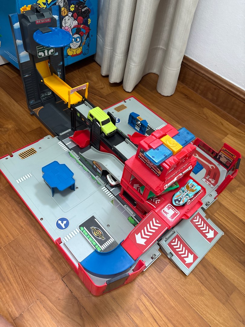 Fast Lane Fire Engine Playset with Cars, Hobbies & Toys, Toys & Games ...