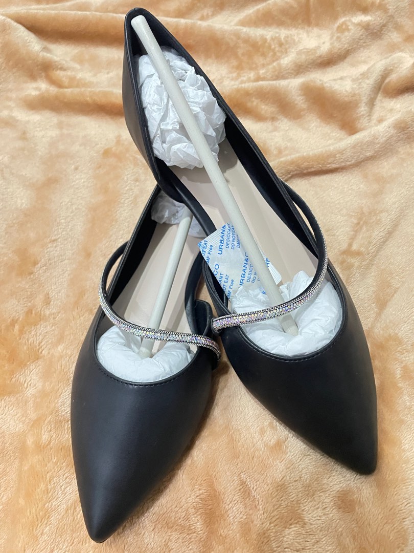 Flat Shoes Urban & Co Essentials New 100% Original, Fesyen Wanita ...