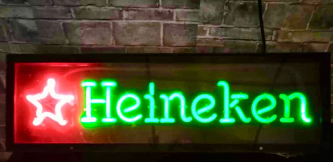 Heineken ‘NEON’ light box, Hobbies & Toys, Collectibles & Memorabilia ...