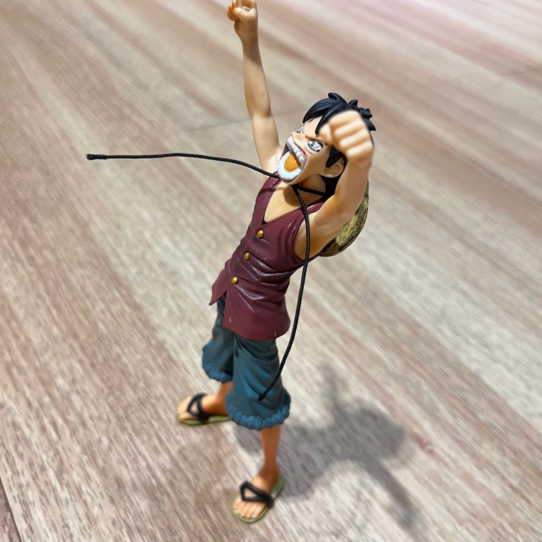 Monkey D. Luffy action figure from the One Piece Dramatic Showcase 2nd ...