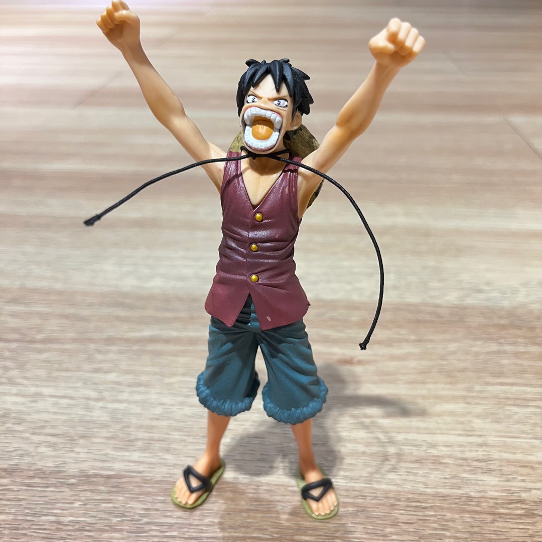 Monkey D. Luffy action figure from the One Piece Dramatic Showcase 2nd ...
