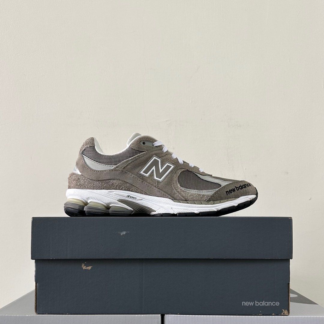 NEW BALANCE M2002RV三方聯名 us9, 他的時尚, 鞋類, 運動鞋、球鞋在旋轉拍賣