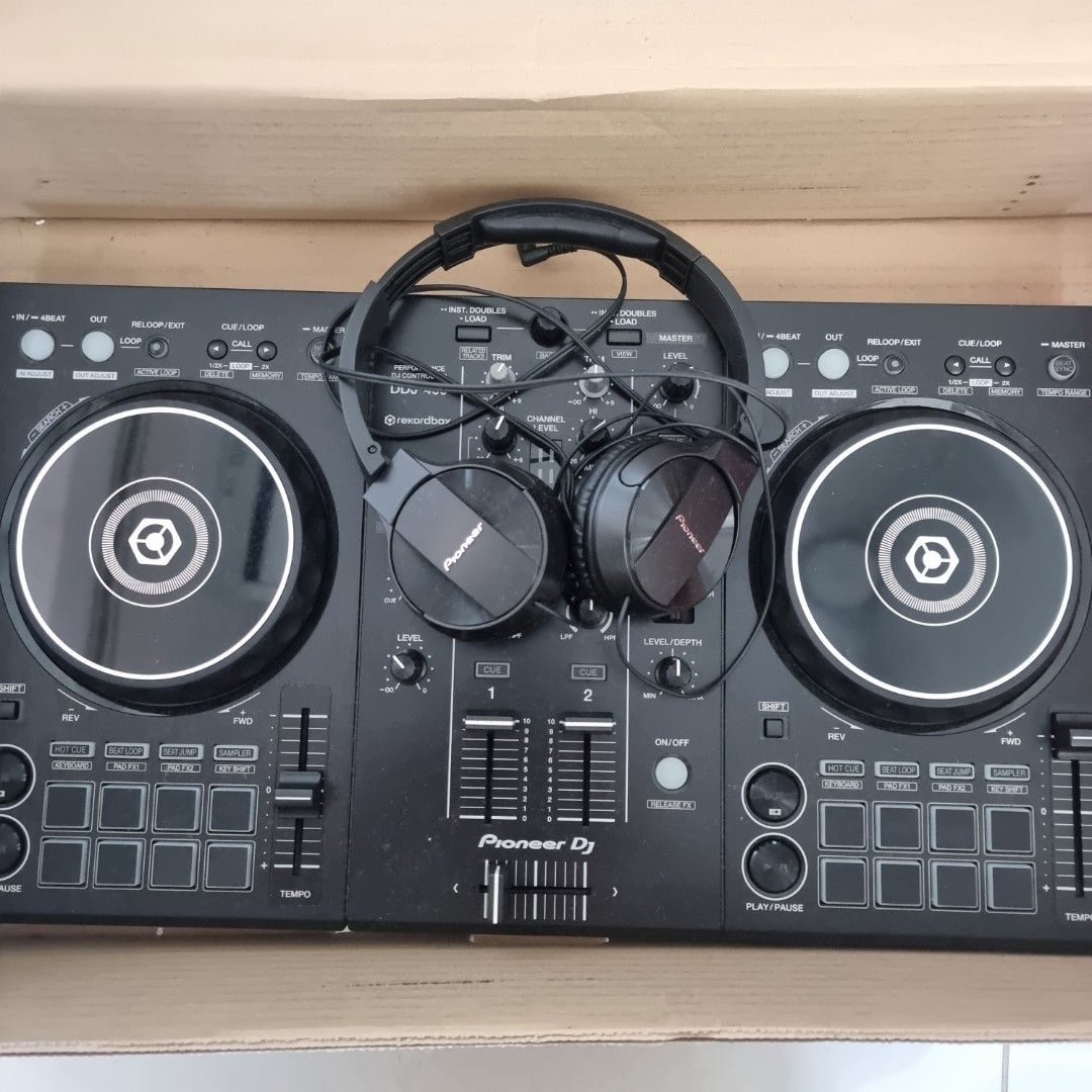 Pioneer DDJ 400 Controller for Recordbox, DJ Decks, Hobbies & Toys ...