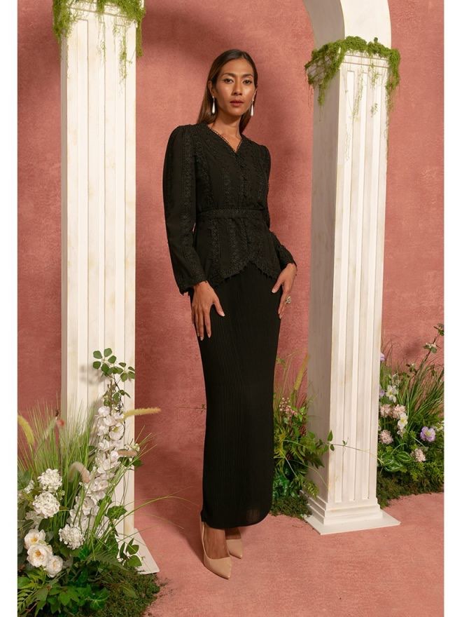 Raya 2024 Zalia Recycled Chiffon Zelie Short Baju Kurung Black, Women's ...