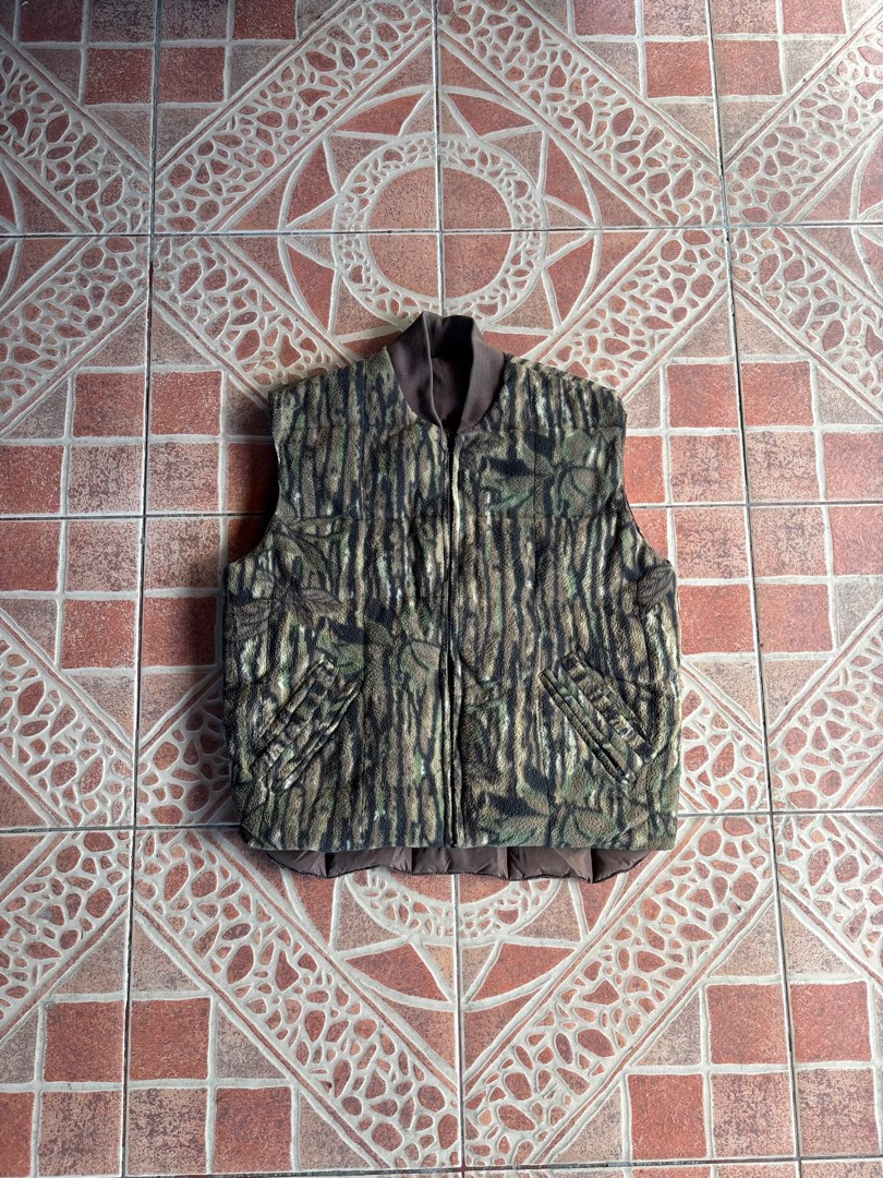 REAL TREE PUFFER VEST, Men's Fashion, Tops & Sets, Vests on Carousell