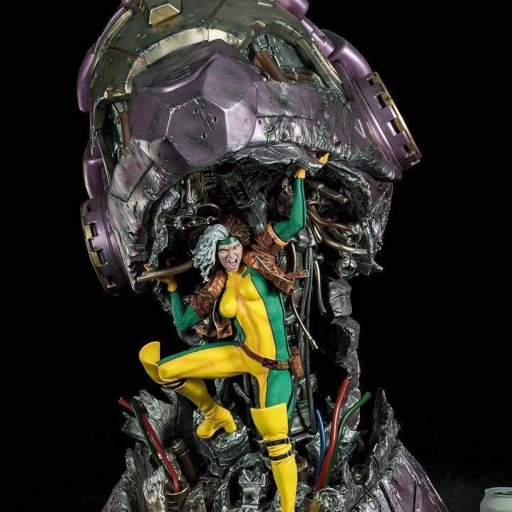 Rogue VS Sentinel Resin Statue - Last Level, Hobbies & Toys, Toys ...
