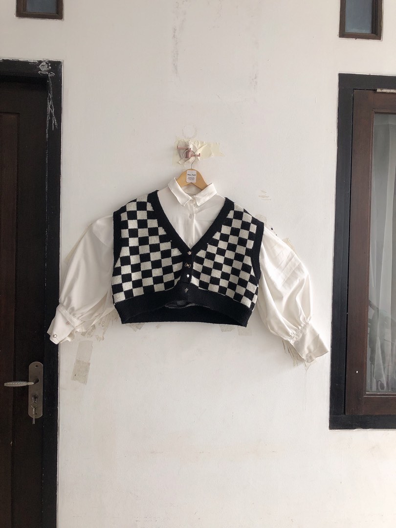 SALE RARE Vest rompi rajut chekerboard kotak-kotak hitam putih crop ...