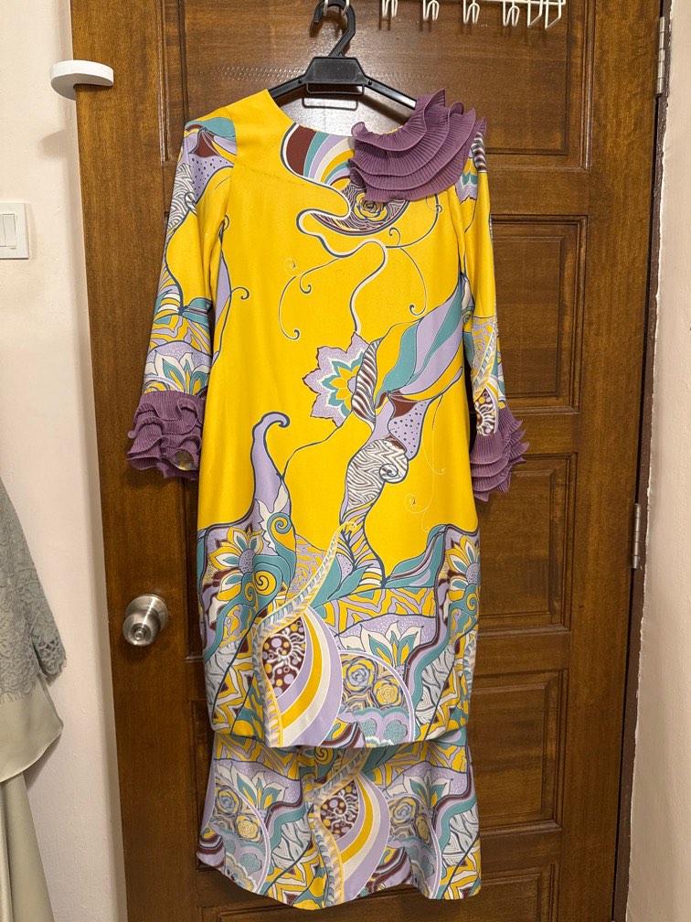 Tailor made baju kurung, Women's Fashion, Muslimah Fashion, Baju Kurung ...