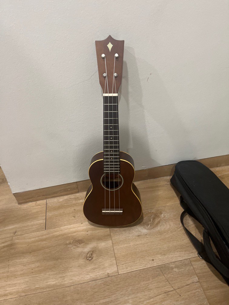 Ukulele, Hobbies & Toys, Music & Media, Musical Instruments on Carousell