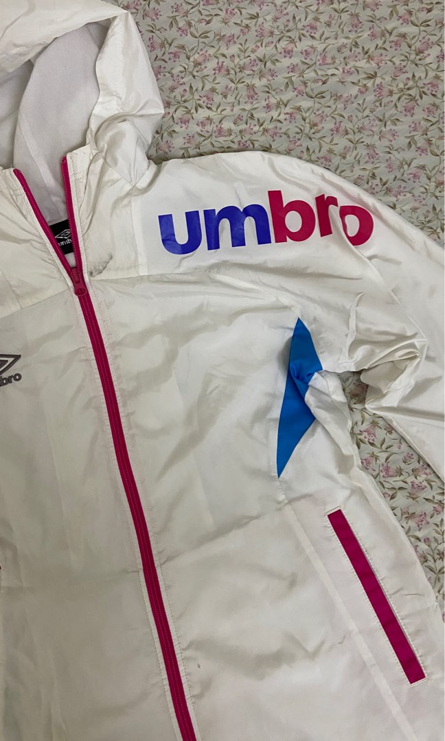 Umbro Windbreaker, Women's Fashion, Activewear on Carousell
