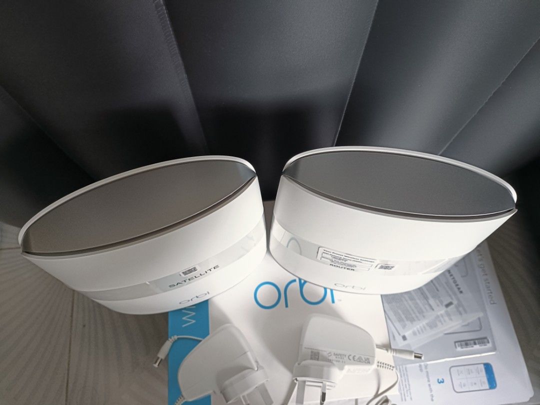 三頻WiFi 6 Mesh system, Netgear Orbi RBK752 (二件裝, router + satellite ...