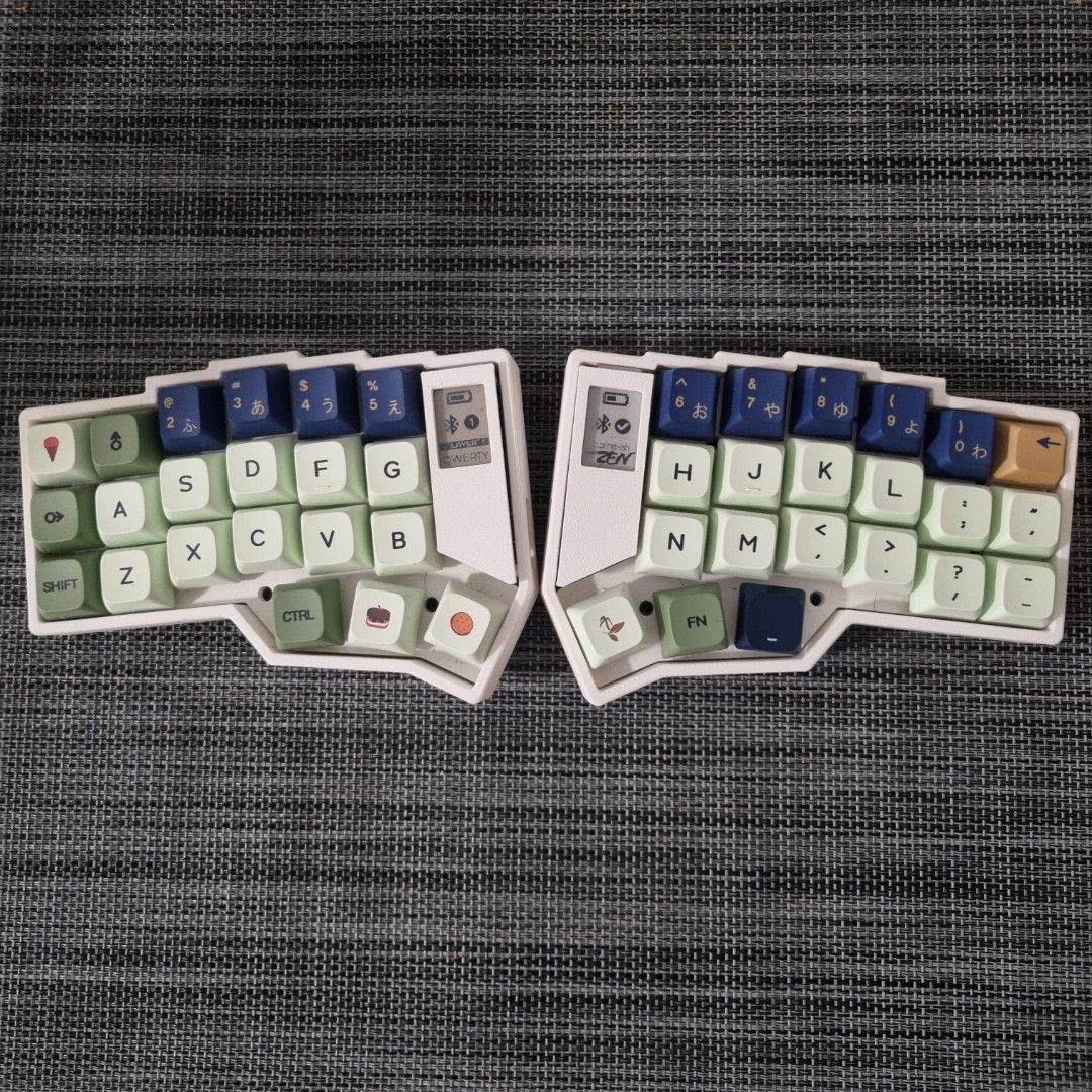 ZMK Wireless Dual Mode Split Keyboard Corne Layout Bluetooth w/ Display ...