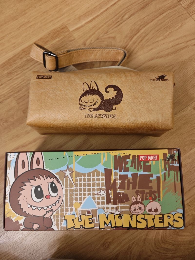[WTS] POPMART ZIMOMO - Dupont Paper Shoulder Bag, Hobbies & Toys ...