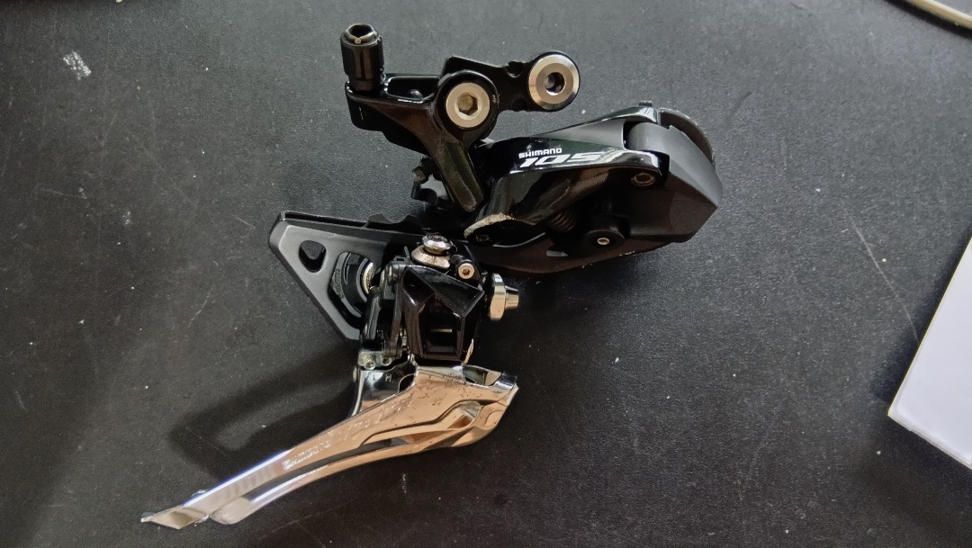 Shimano 105 r7000 rear derailleur and front derailleur, Sports ...