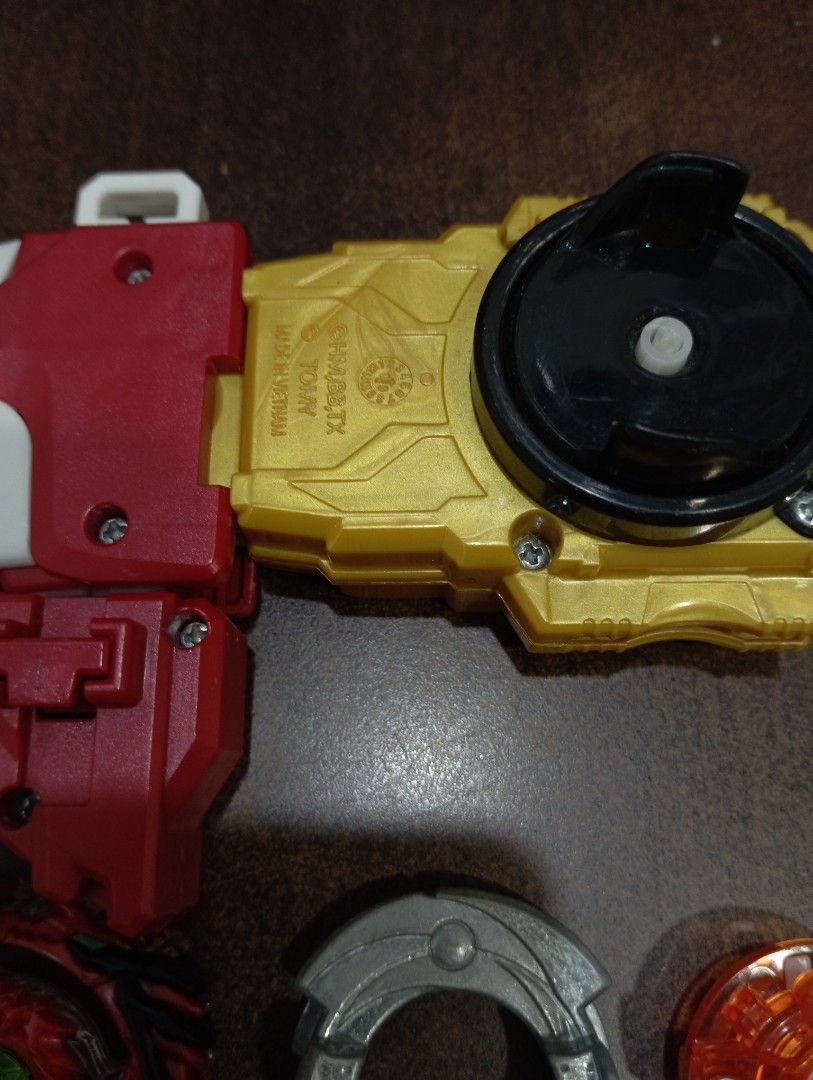 Beyblade Burst Drain Fafnir (Red) & left launcher (gold) Takara Tomy ...