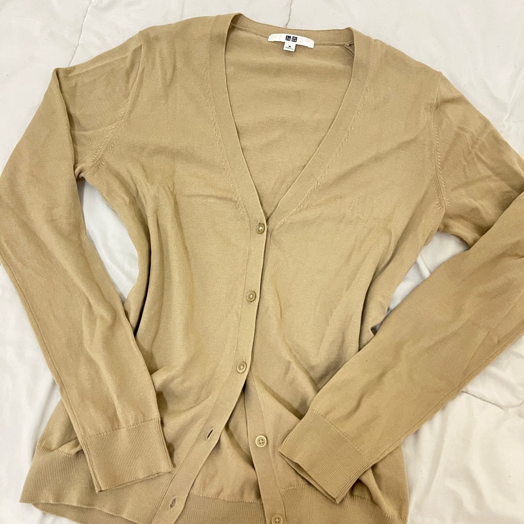 Cardigan Uniqlo brown caramel cardigan top korean look, Fesyen Wanita ...