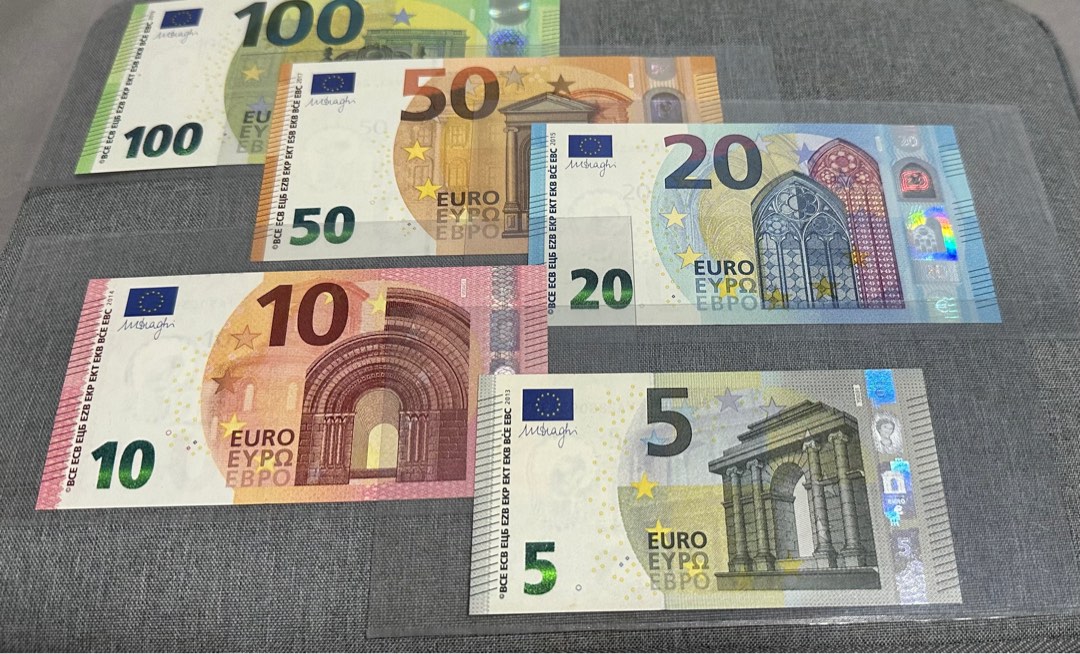 EURO BANKNOTE SET UNC, Hobbies & Toys, Memorabilia & Collectibles ...