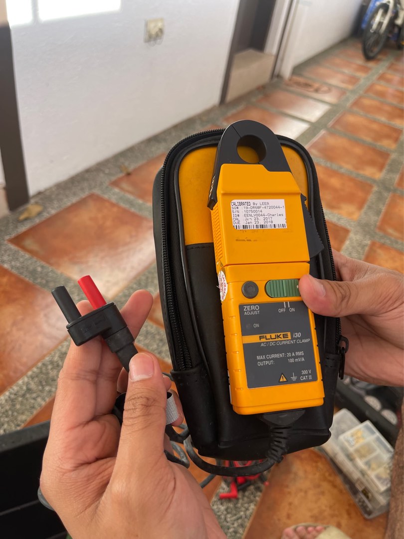 FLUKE AC/DC i30 Current Clamp, Everything Else, Others on Carousell