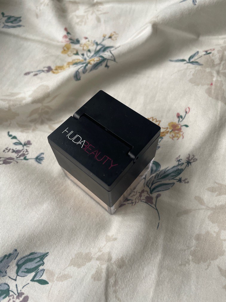 Huda beauty powder banana bread mini, Beauty & Personal Care, Face ...