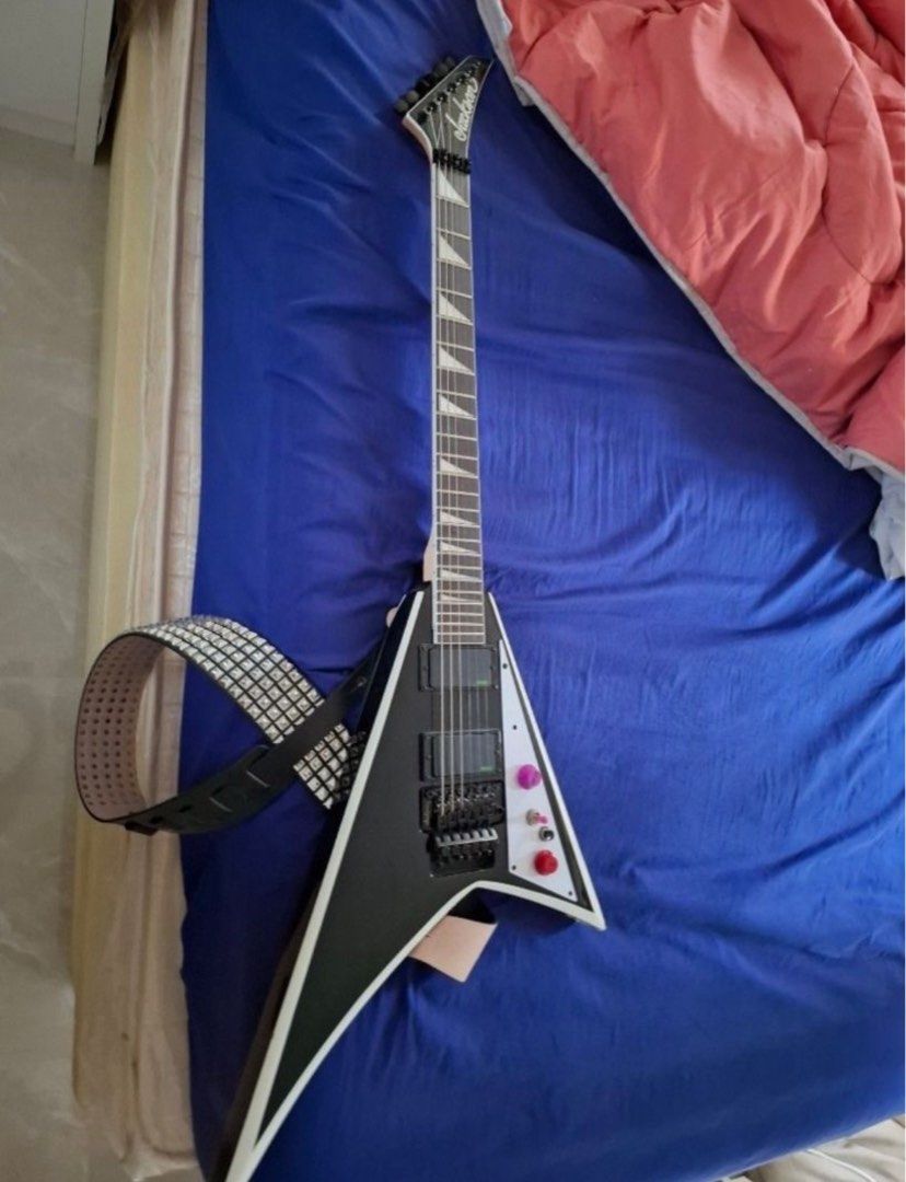 Jackson JS32 rhoads with emg pickups and kill switch, Hobbies & Toys ...