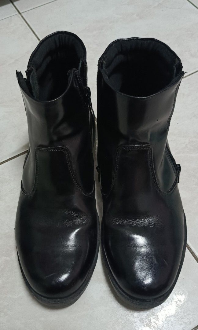 Kasut Kulit Saiz 7, Men's Fashion, Footwear, Boots on Carousell