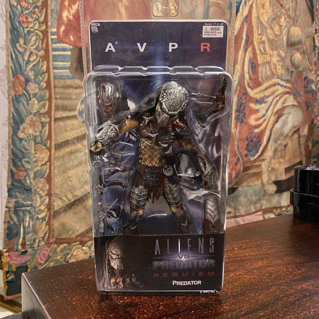 NECA rare AVP R wolf predator set of 2, Hobbies & Toys, Toys & Games on ...