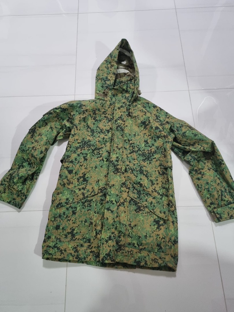 Pixelated Goretex Jacket, Men's Fashion, Coats, Jackets and Outerwear ...
