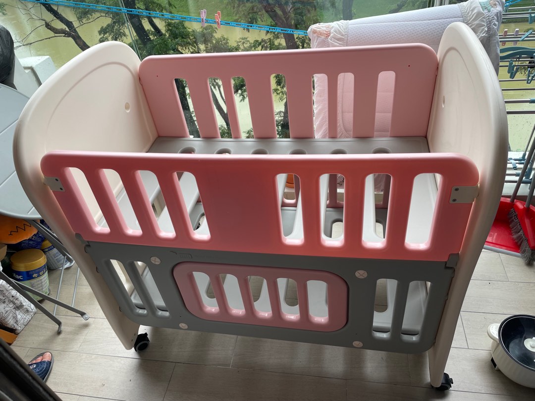 Raab 6 in 1 baby cot, Babies & Kids, Baby Nursery & Kids Furniture ...