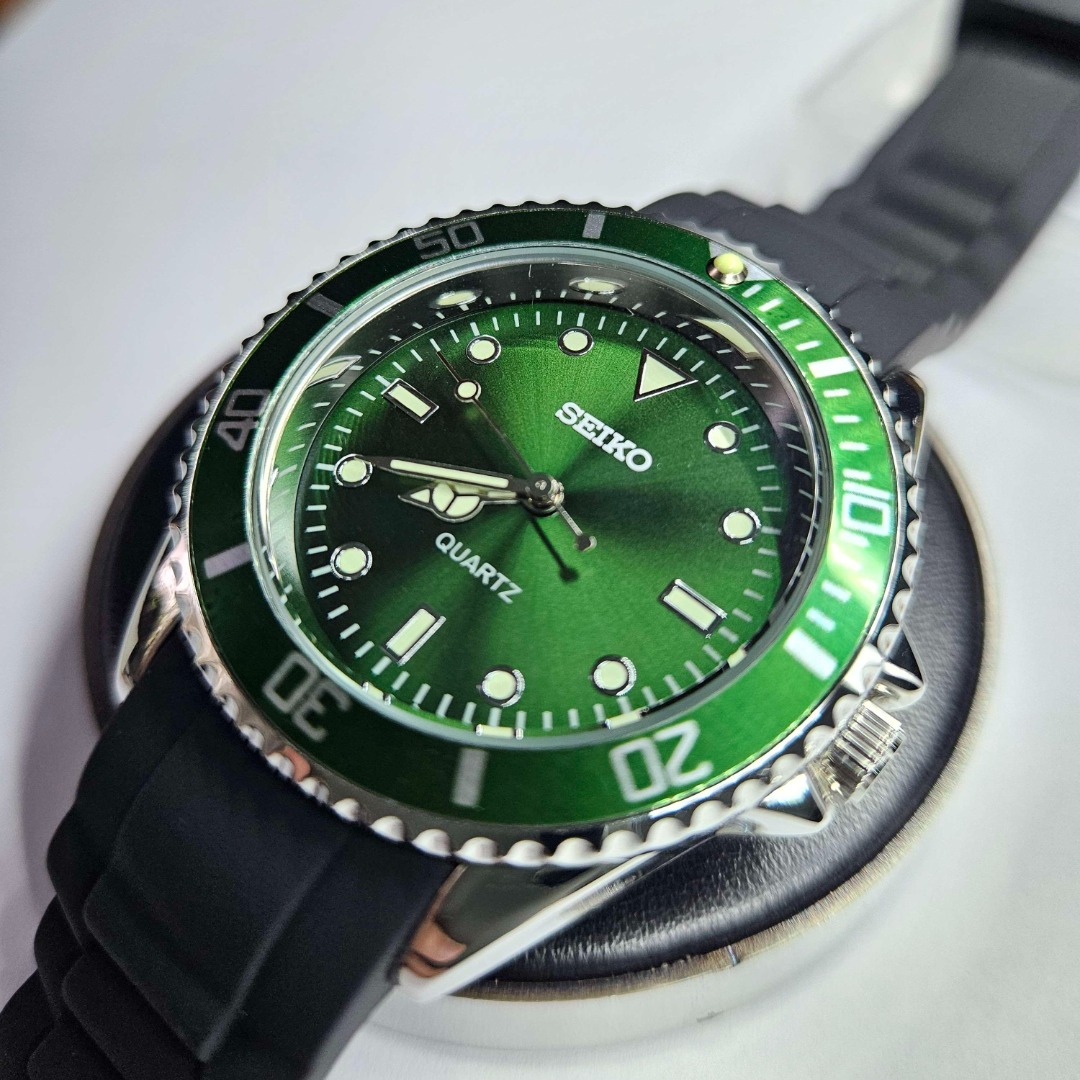 Seiko mod green sunburst submariner hulk kermit rubber strap quartz ...