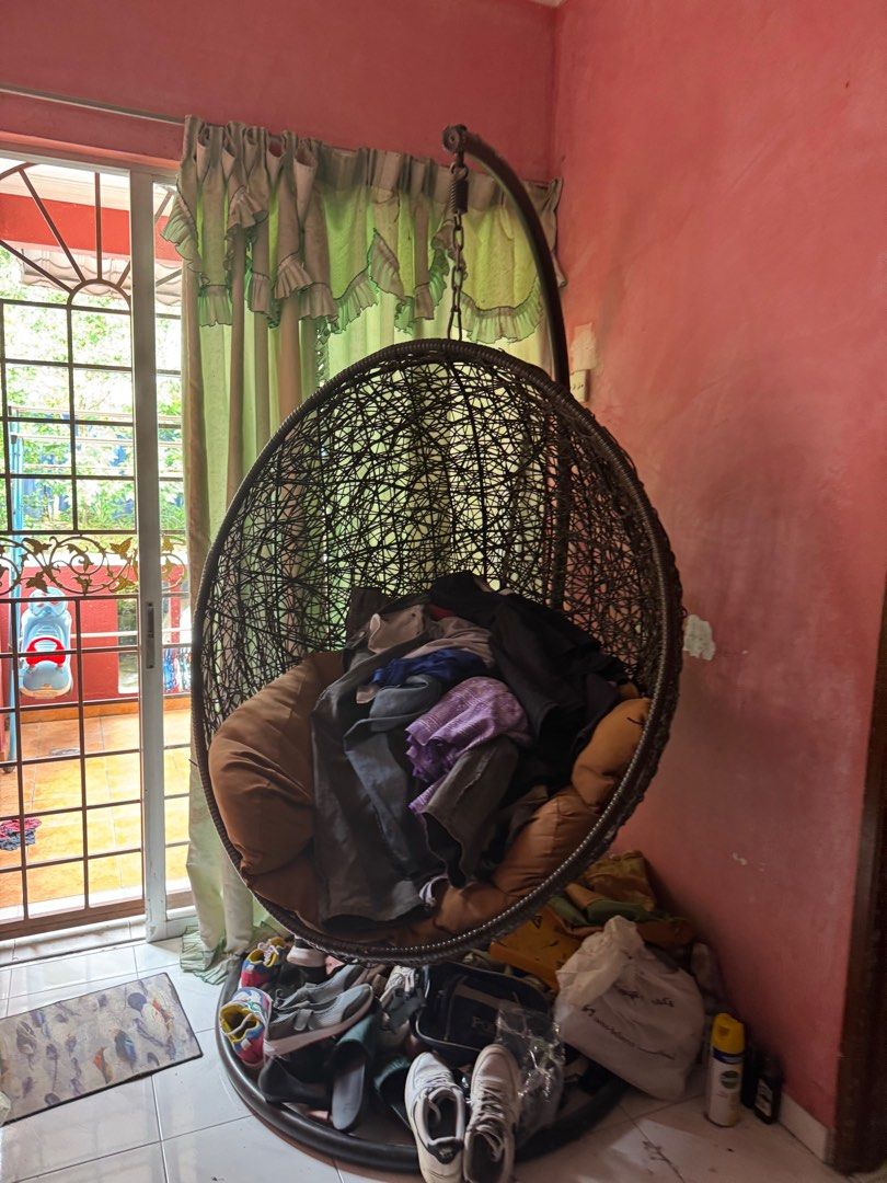 SWING BUAIAN CHAIR BUAI KERUSI, Furniture & Home Living, Furniture ...