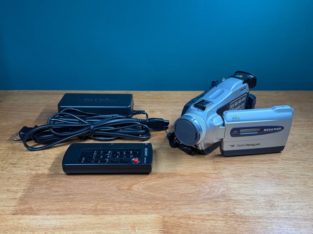 (TESTED) Sony Handycam Mini DV Camcorder, Photography, Video Cameras on ...