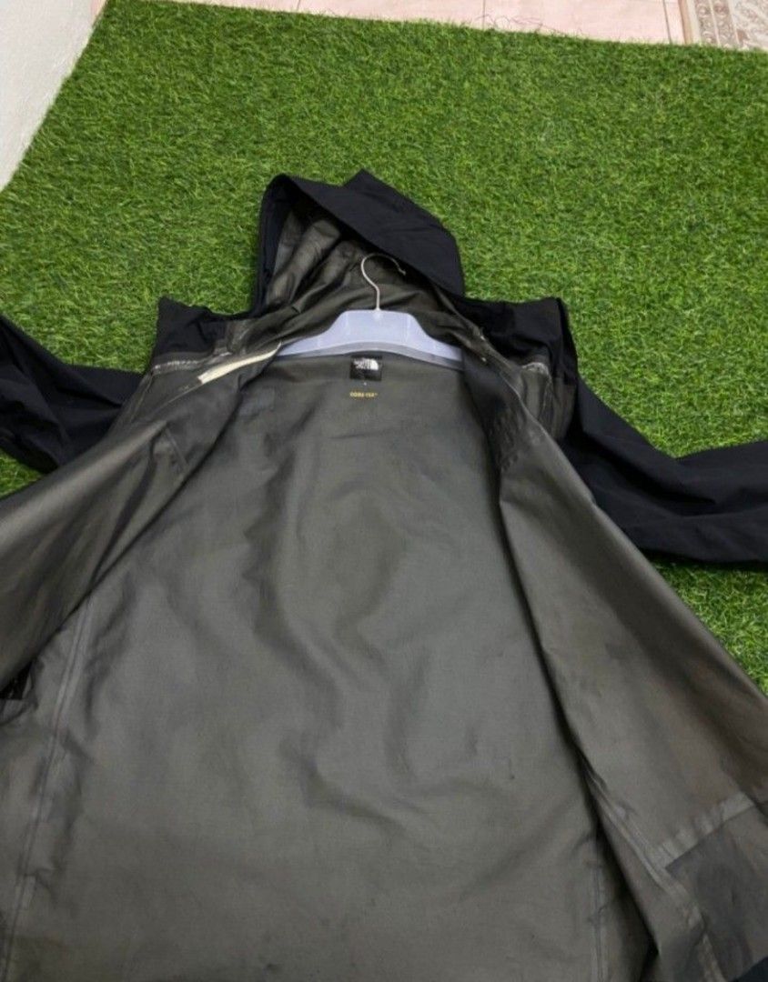 tnf gorpcore jacket, Men's Fashion, Activewear on Carousell