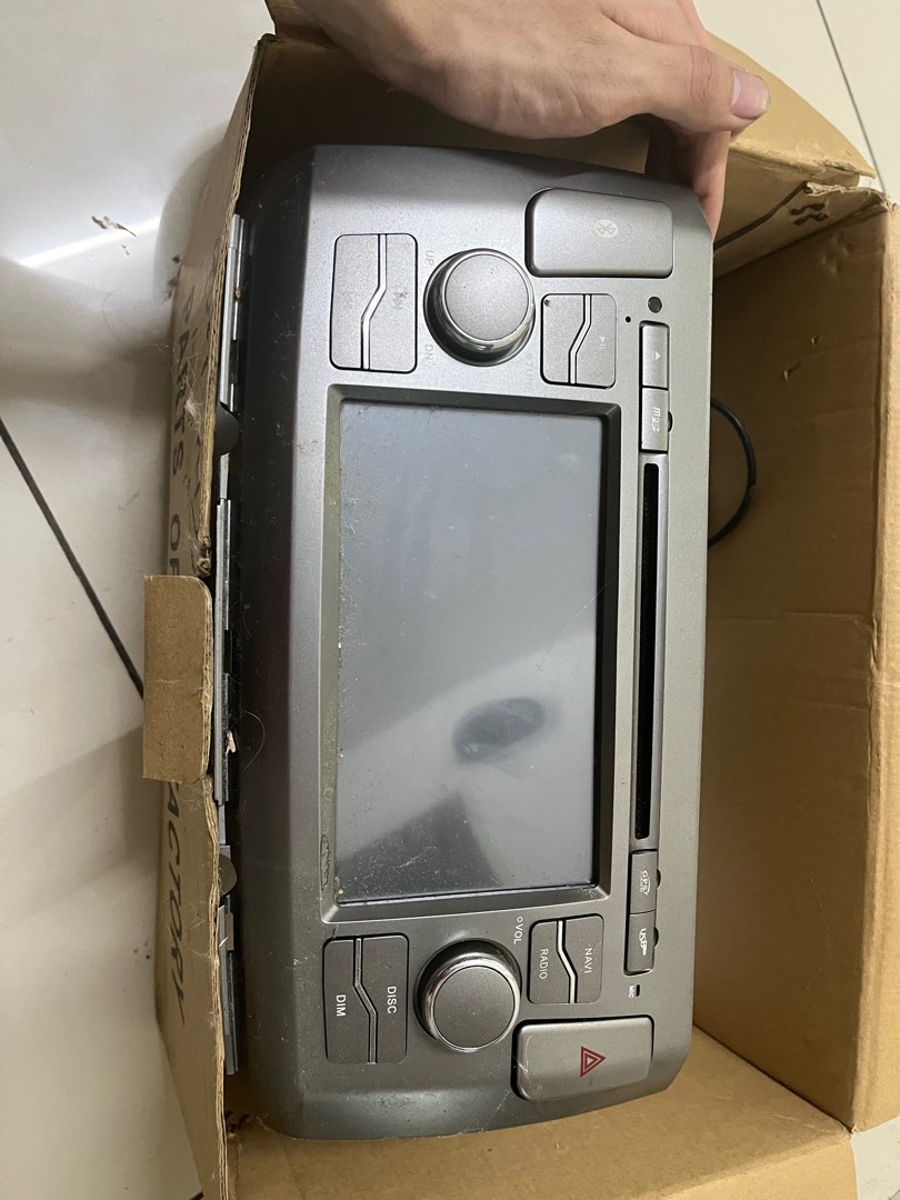 Toyota Innova original factory radio, Auto Accessories on Carousell