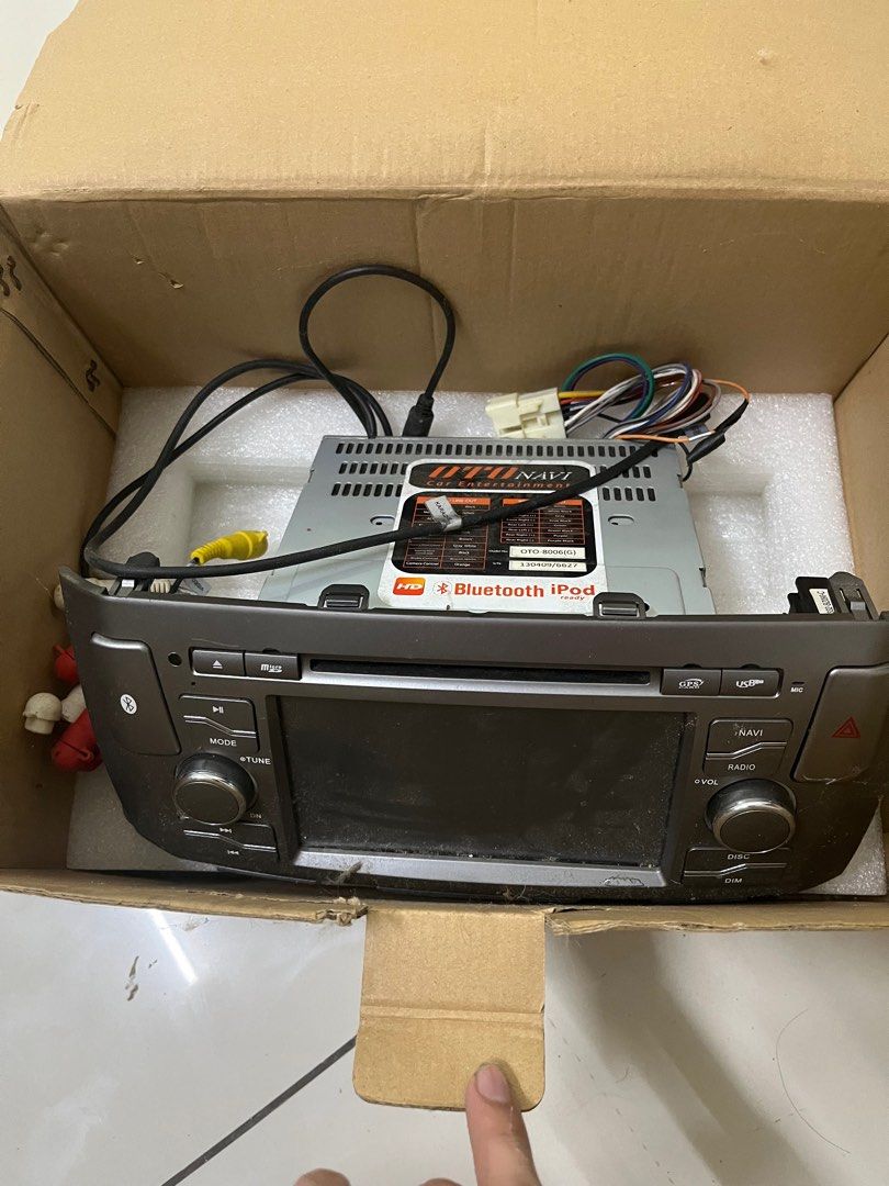 Toyota Innova original factory radio, Auto Accessories on Carousell