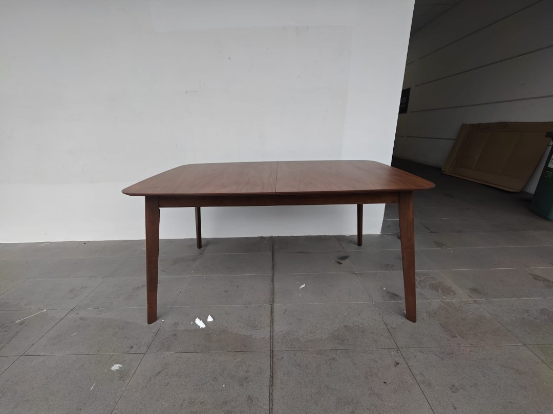 TRAX Extendable Dining Table in WALNUT, Furniture & Home Living ...