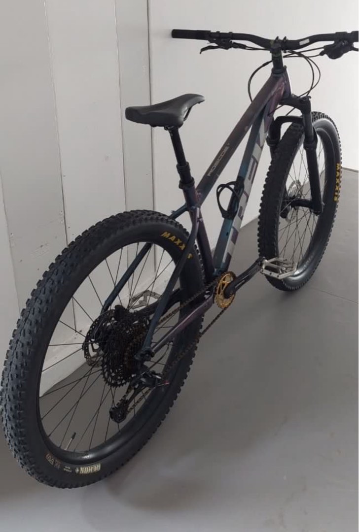 Trek Roscoe 7 Medium 27.5 x 2.8 hardtail plus, Sports Equipment ...