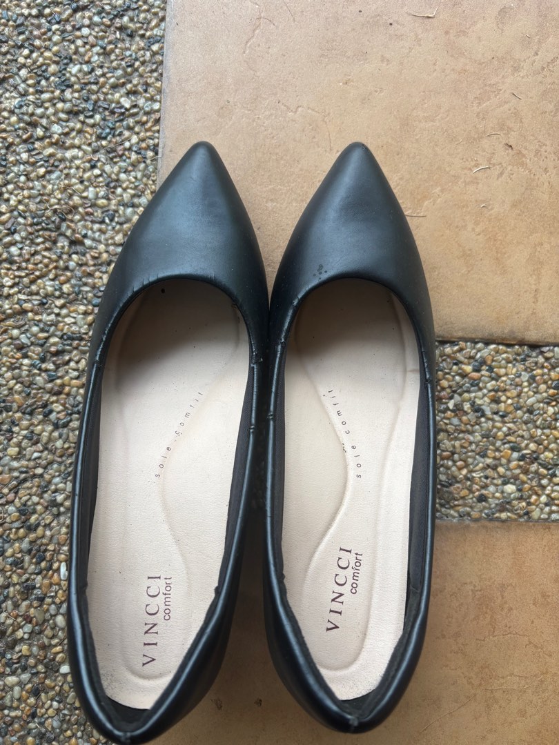 Vinci Heels, Women's Fashion, Footwear, Loafers on Carousell